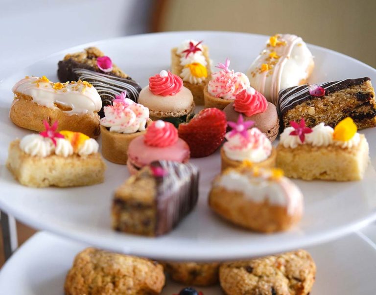 Huckleberry Brasserie Restaurant Bermuda